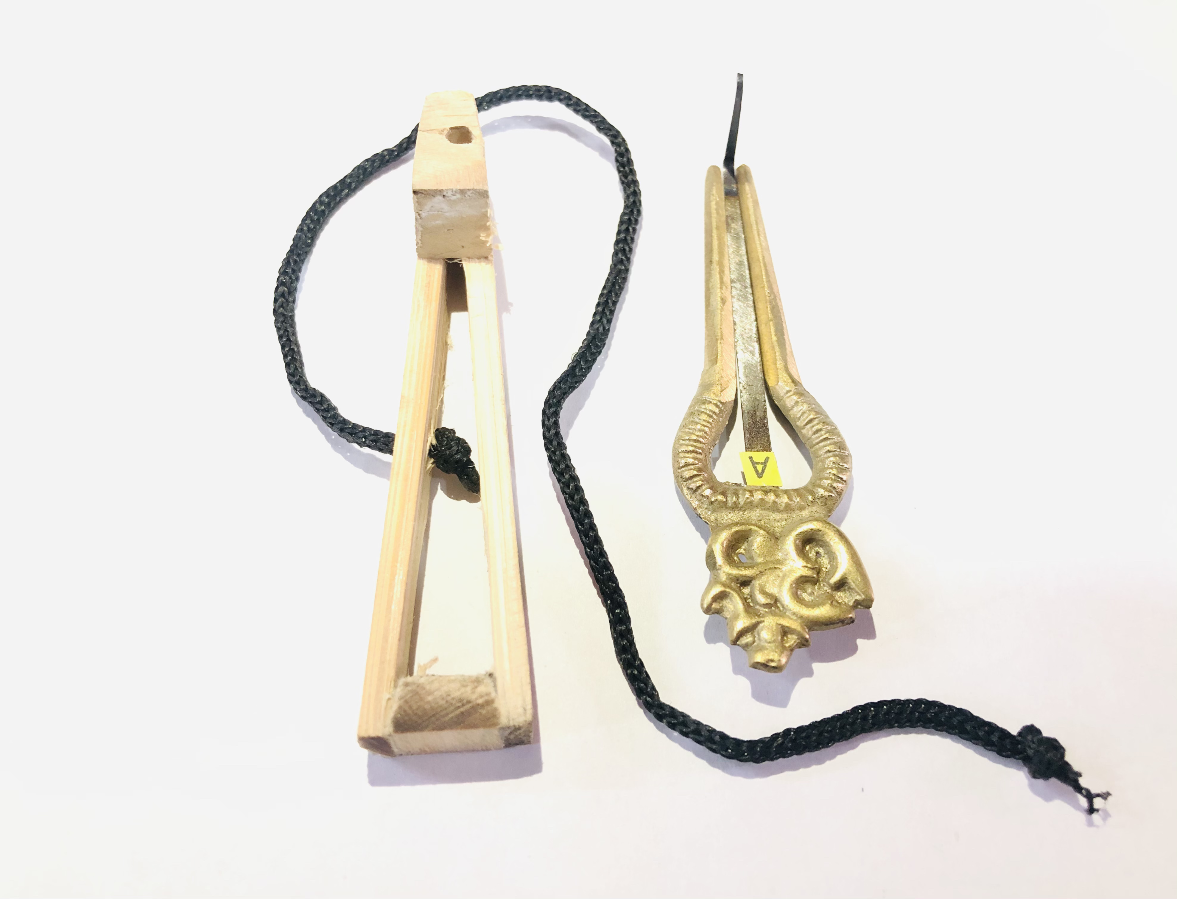 Jew’s Harp – Tiny “Om” Nepali Murchunga - Nepal Music Gallery